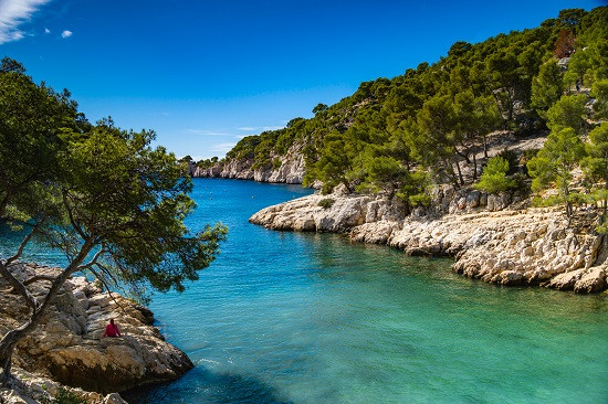 calanques-shutterstock-1532029733-bdef-112655.jpg